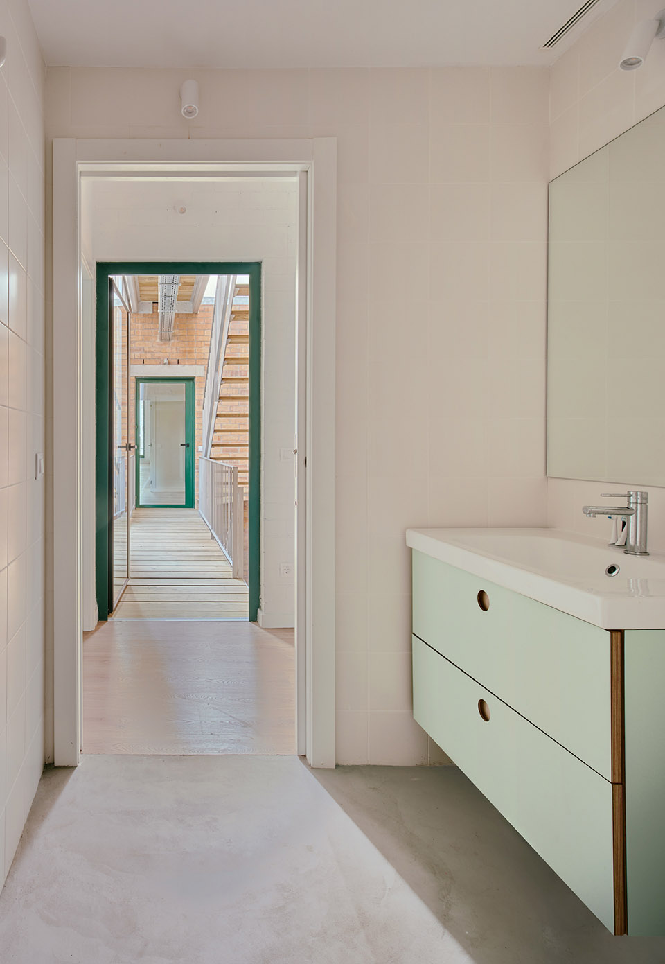 103RAV -New row house in Sabadell by Vallribera Noray Arquitectes - 谷德设计网