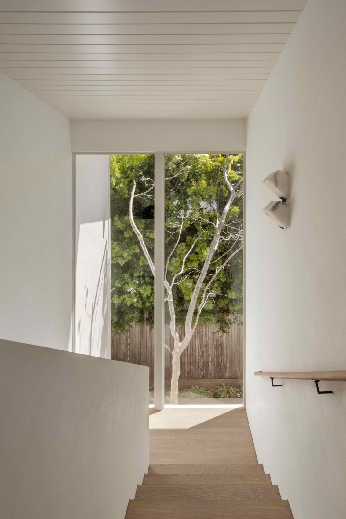 Malibu Colony Road House by Warren Garrett - 谷德设计网