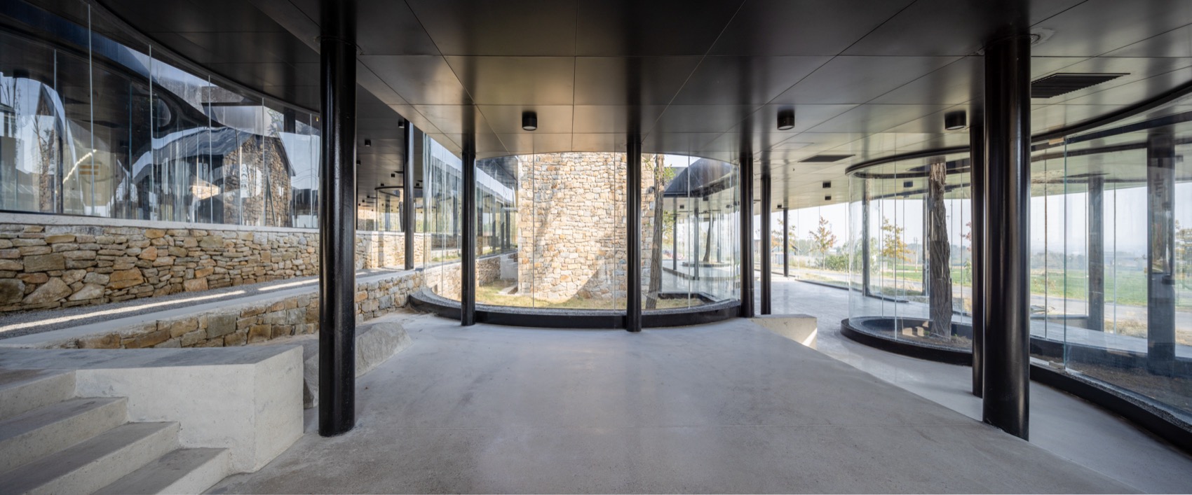 Chaoyuan Mount. village lobby by Kong Xiangwei Studio - 谷德设计网