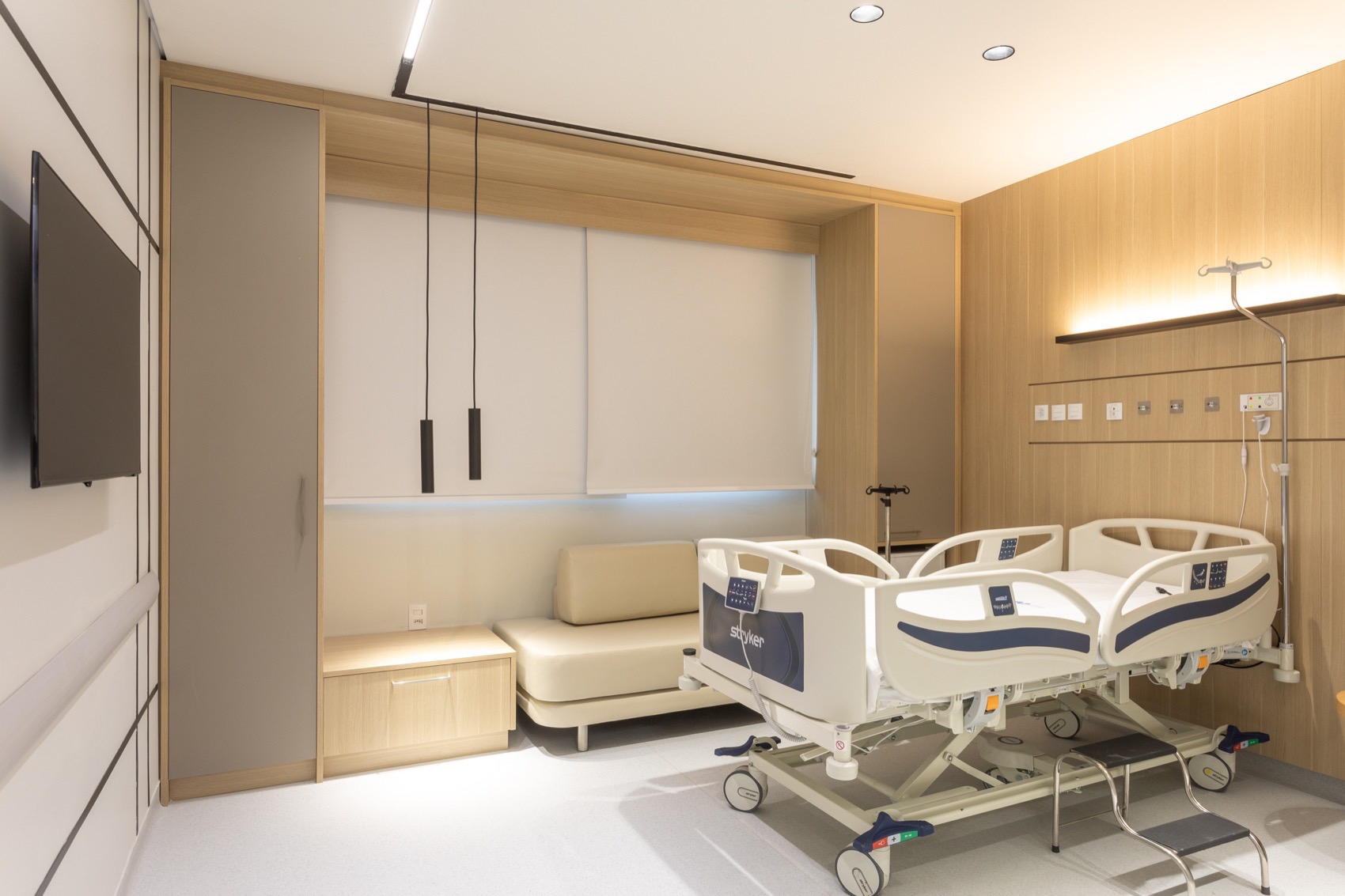 HELP – Teaching Hospital and Research Laboratories by Contemporanea ...