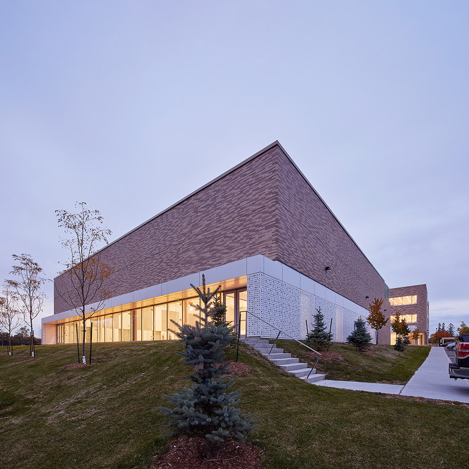 École secondaire de la Nouvelle-Ère by Birtz Bastien Beaudoin Laforest ...
