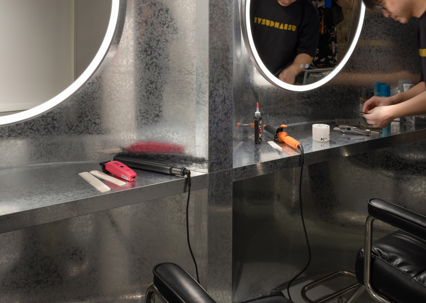 Nantou City “Urban Curve” hair styling brand store by CM Design - 谷德设计网