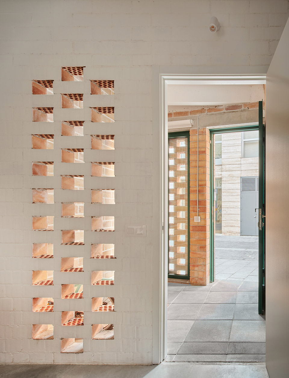 103RAV -New row house in Sabadell by Vallribera Noray Arquitectes - 谷德设计网