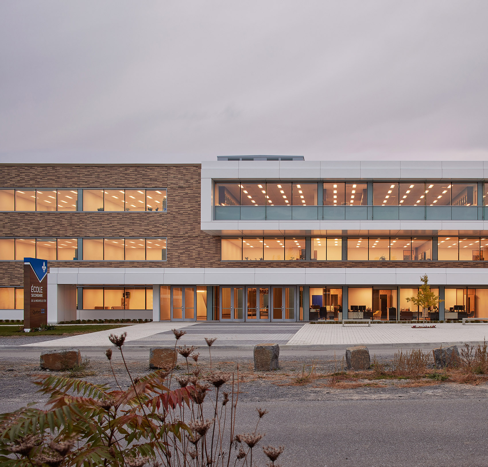École secondaire de la Nouvelle-Ère by Birtz Bastien Beaudoin Laforest ...