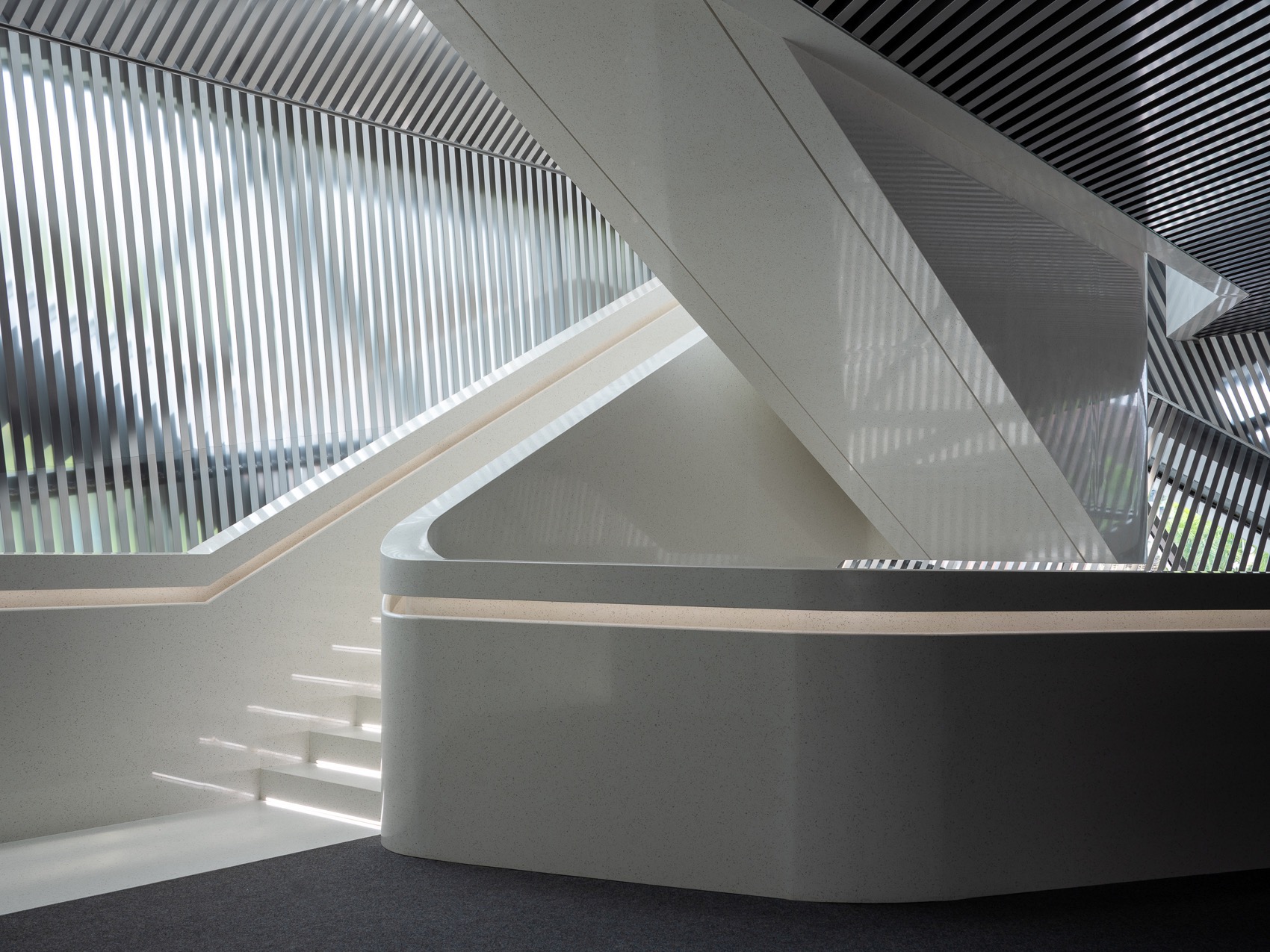DJI Flagship Store by Various Associates - 谷德设计网