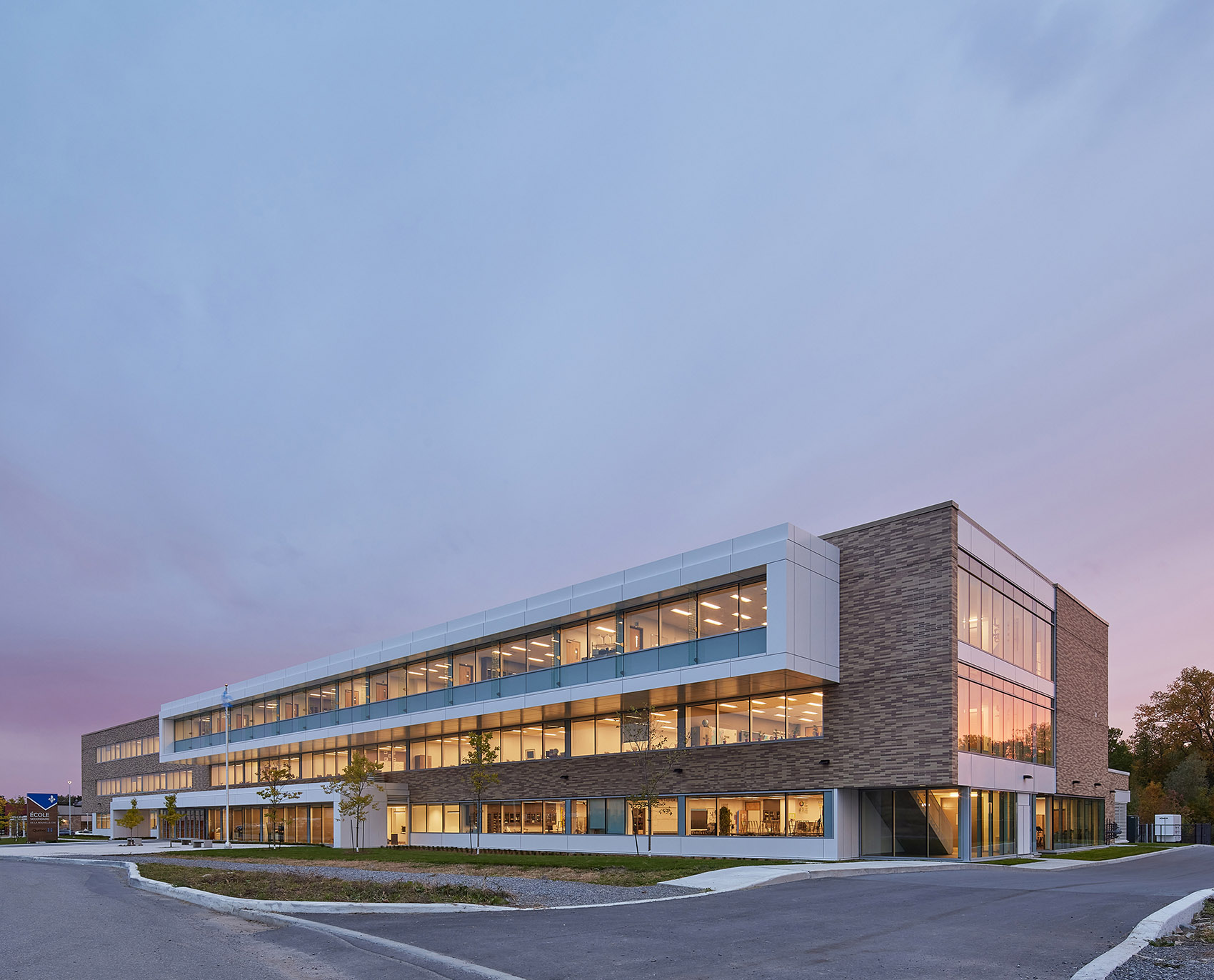 École secondaire de la Nouvelle-Ère by Birtz Bastien Beaudoin Laforest ...