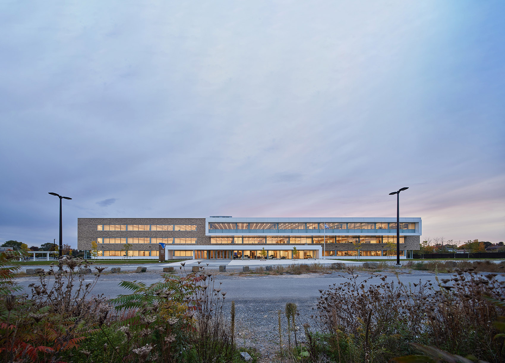 École secondaire de la Nouvelle-Ère by Birtz Bastien Beaudoin Laforest ...