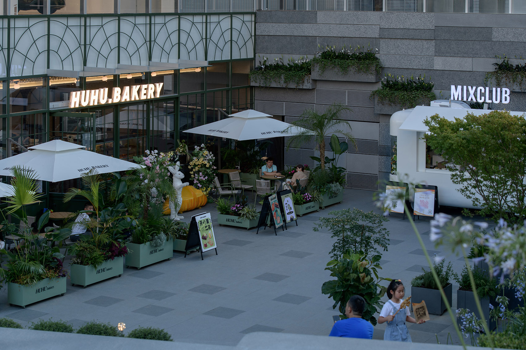 Tongxiang Mixc Commercial Landscape Design by FLO - 谷德设计网