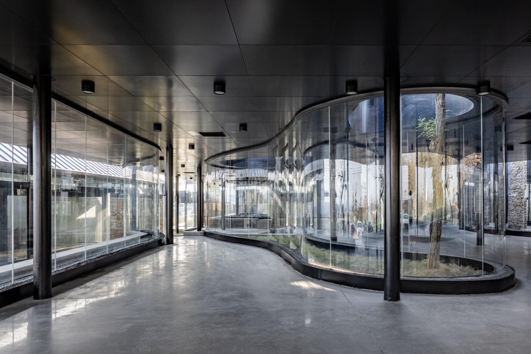 Chaoyuan Mount. village lobby by Kong Xiangwei Studio - 谷德设计网