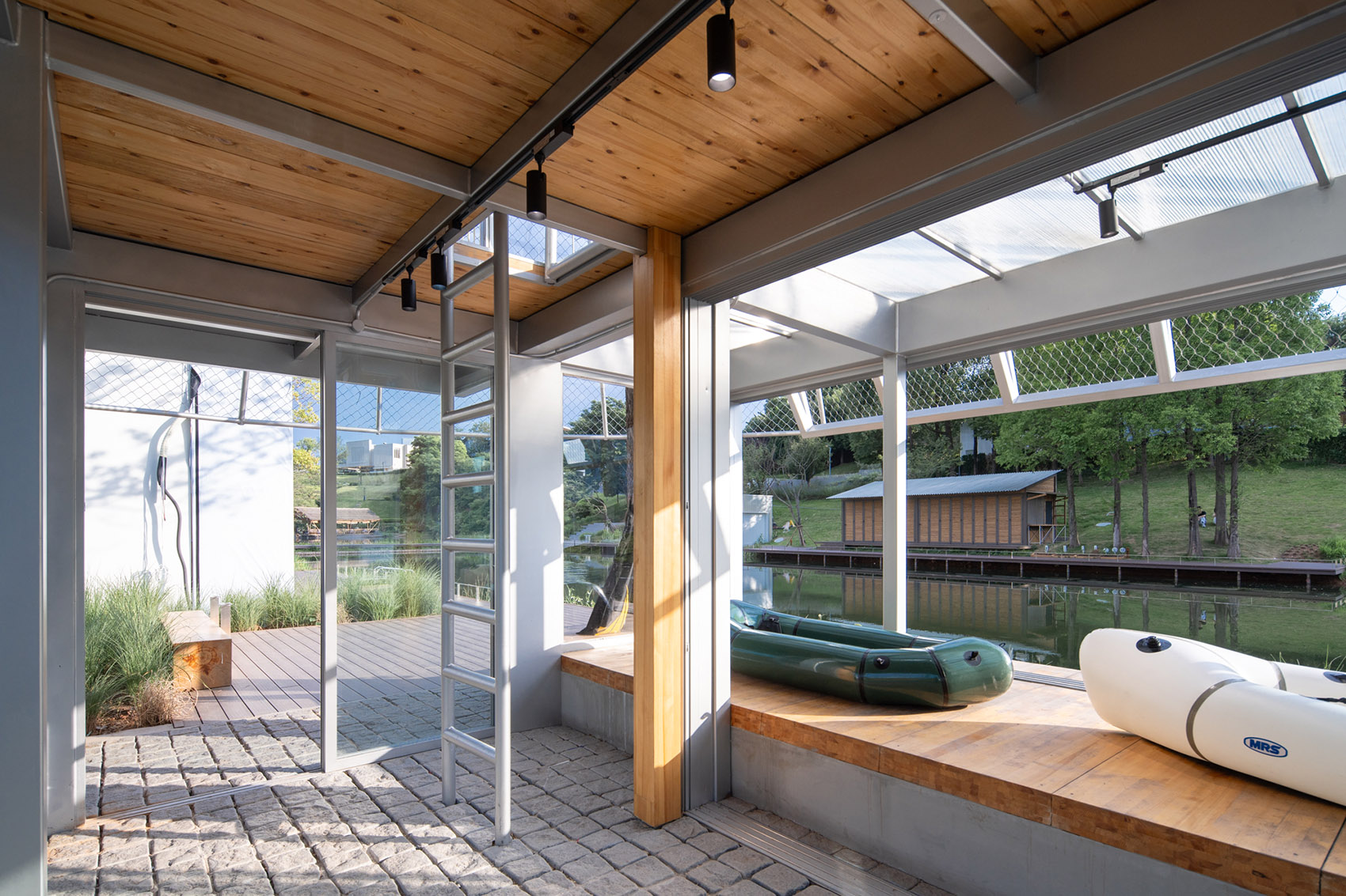 CPI W-18b by YIIIE Architects - 谷德设计网