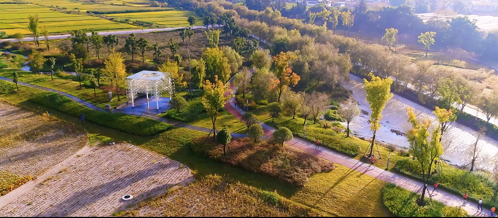 Youdian River Park System in Core Town Area by yǒu Landscape - 谷德设计网