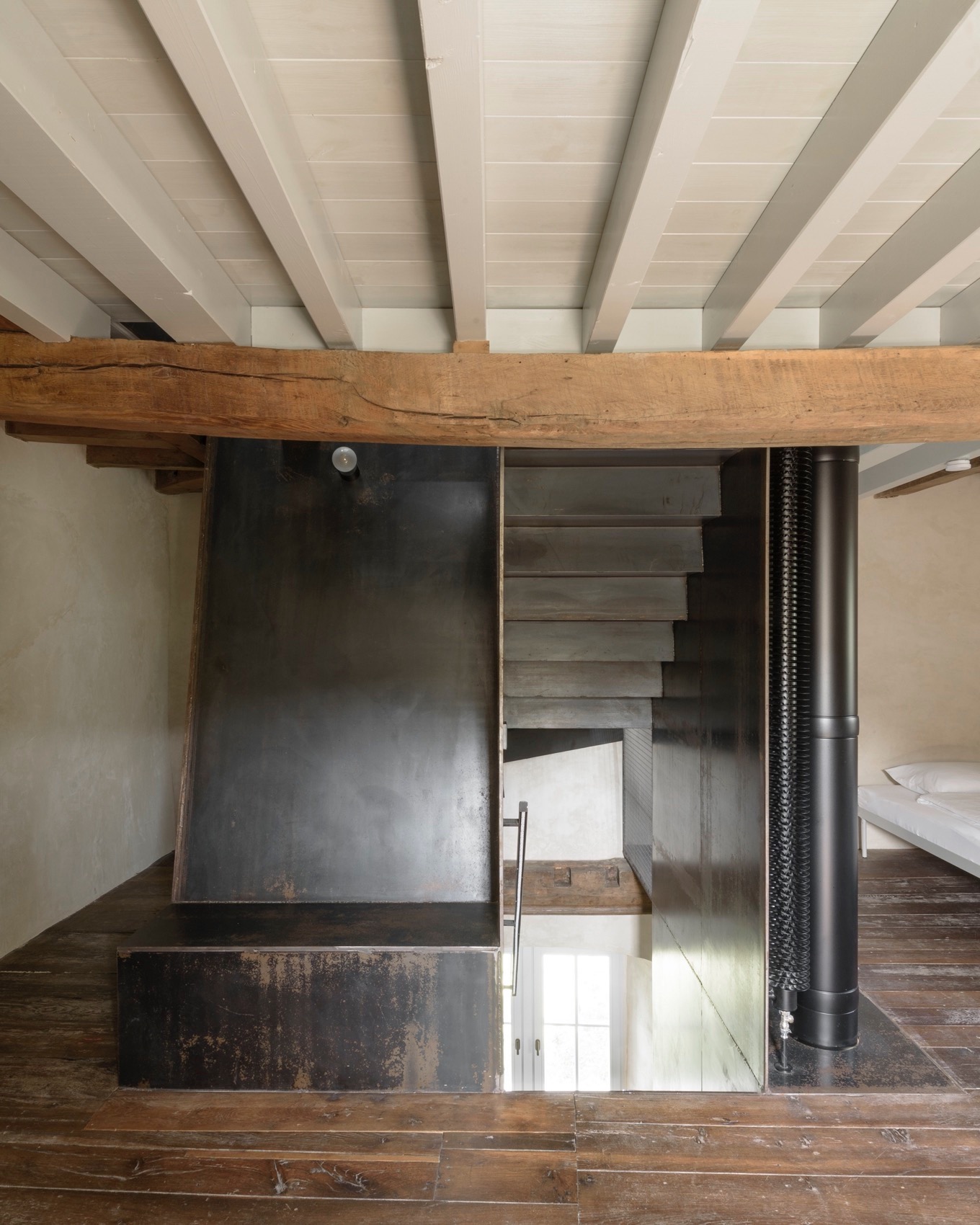 ower ower lodge in listed tower by 2001 TBSI & Elementar - 谷德设计网