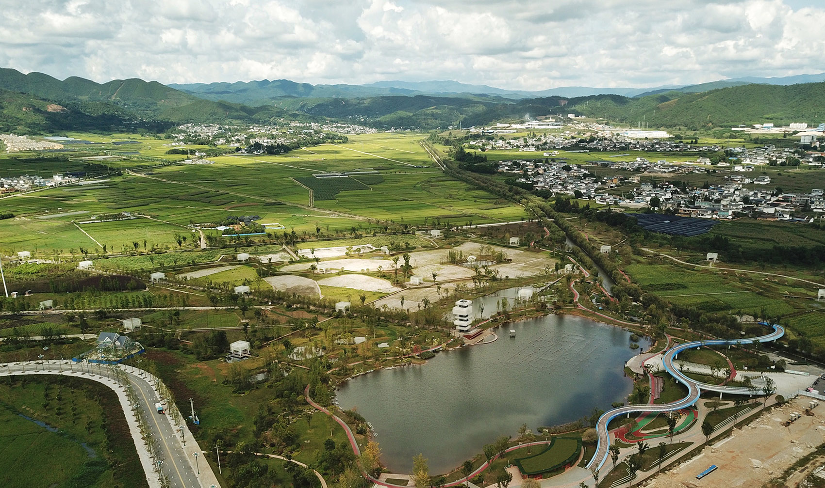 Youdian River Park System in Core Town Area by yǒu Landscape - 谷德设计网