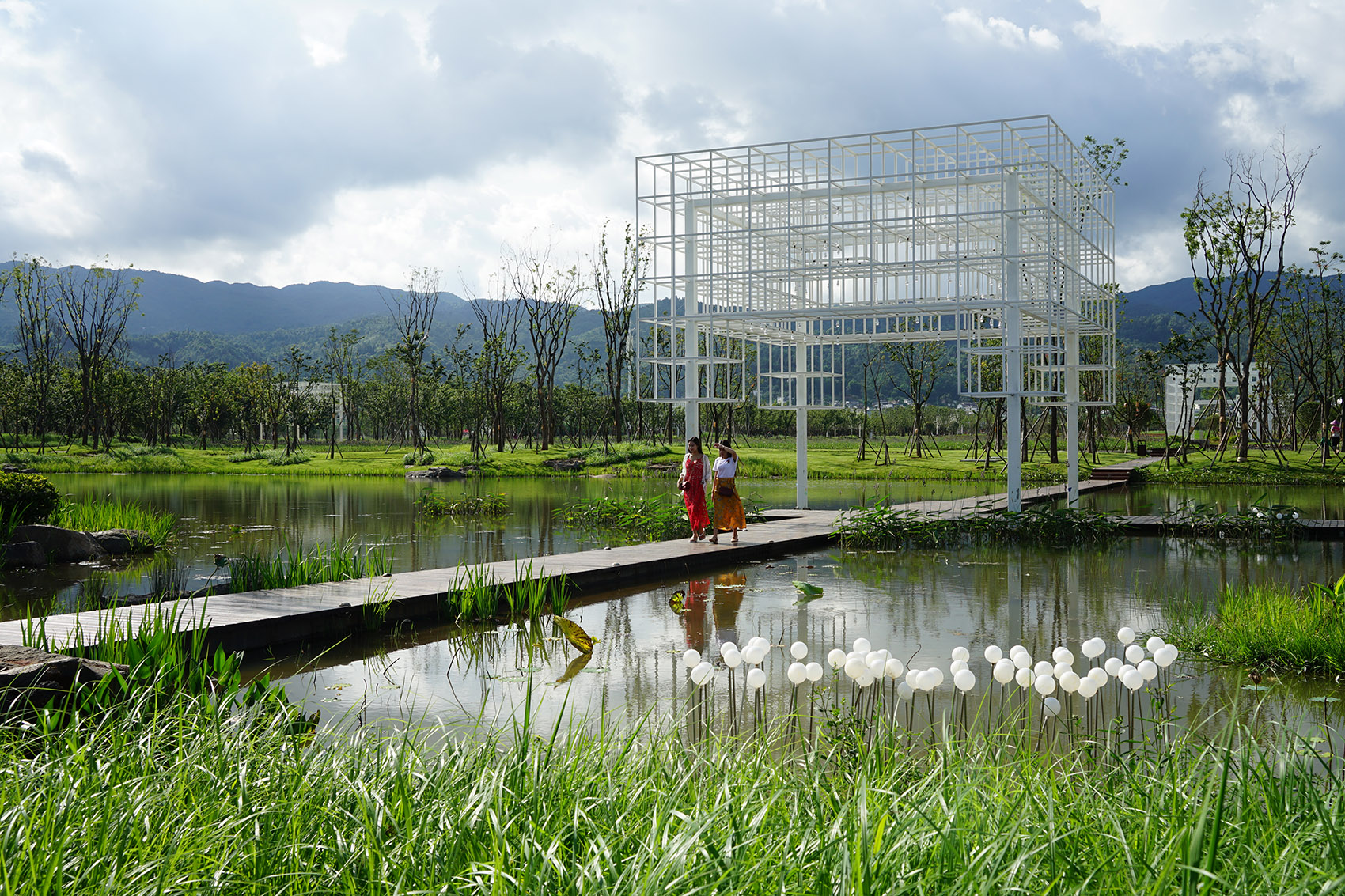 Youdian River Park System in Core Town Area by yǒu Landscape - 谷德设计网