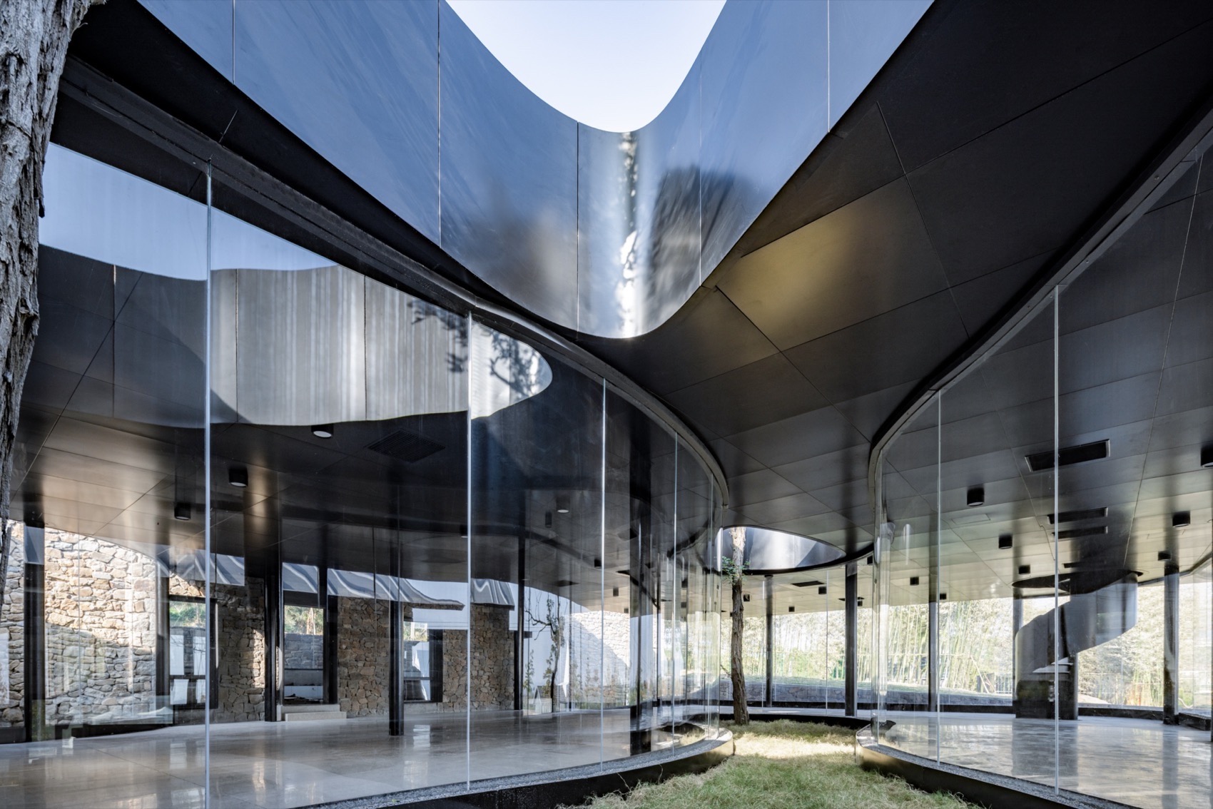 Chaoyuan Mount. village lobby by Kong Xiangwei Studio - 谷德设计网