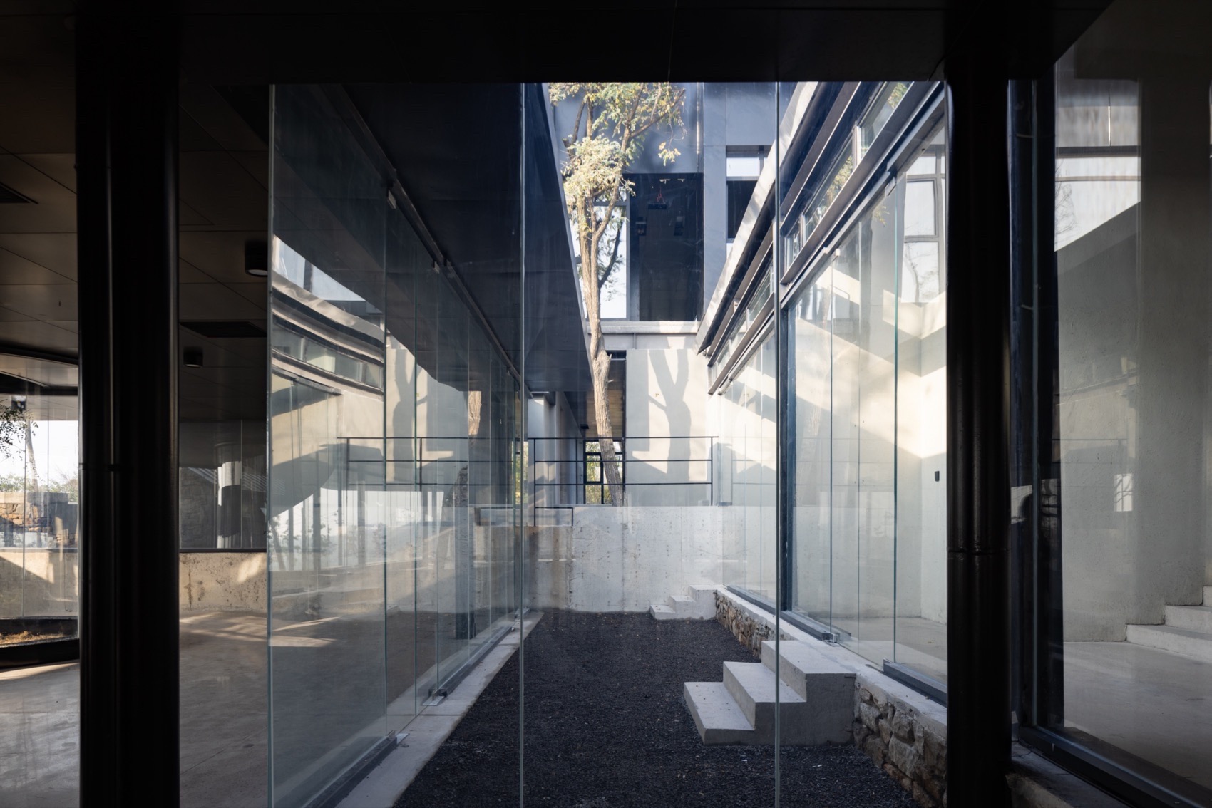 Chaoyuan Mount. village lobby by Kong Xiangwei Studio - 谷德设计网