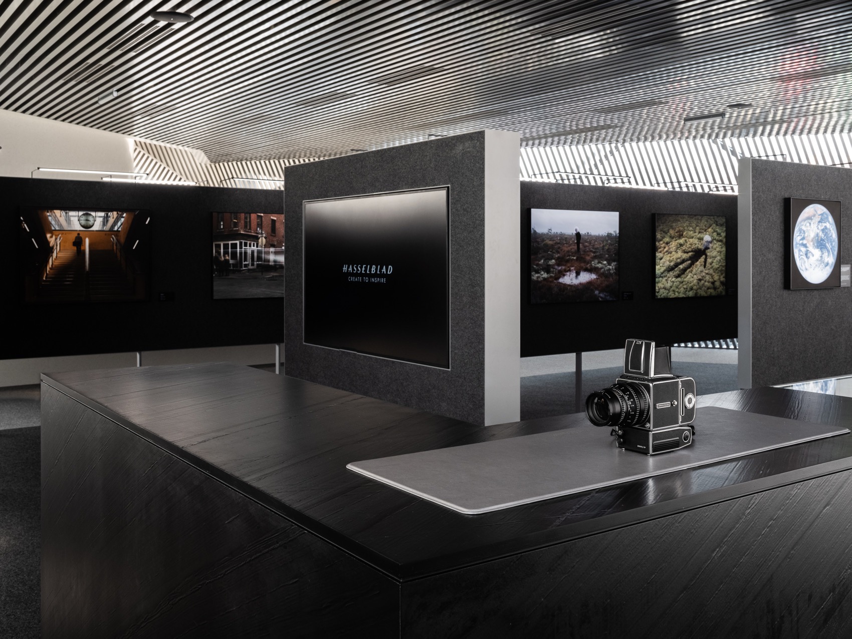 DJI Flagship Store by Various Associates - 谷德设计网
