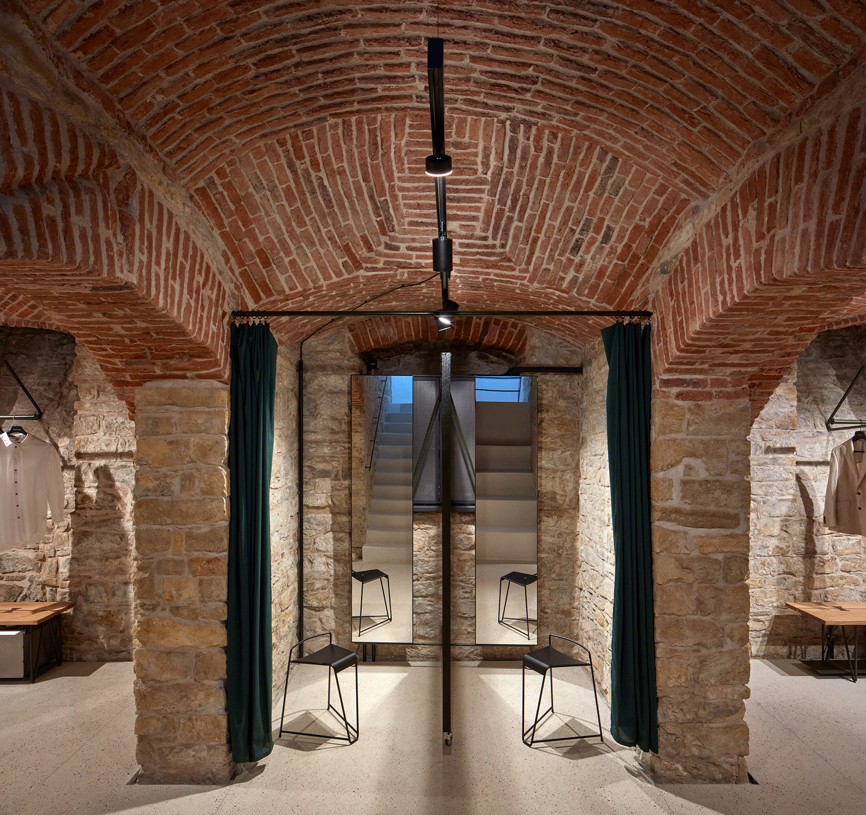 Gentleman Store by ORA + třiarchitekti - 谷德设计网