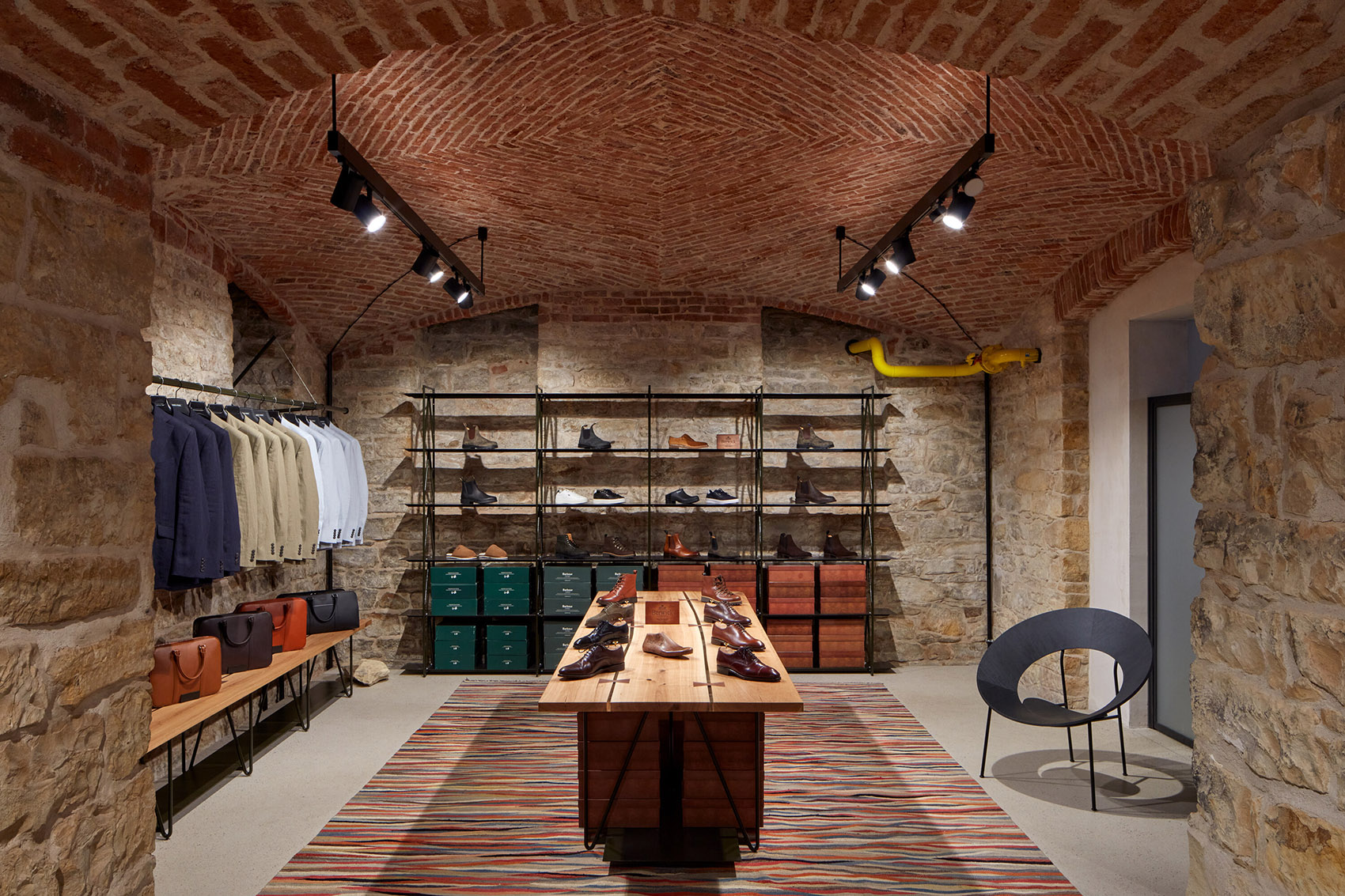 Gentleman Store by ORA + třiarchitekti - 谷德设计网