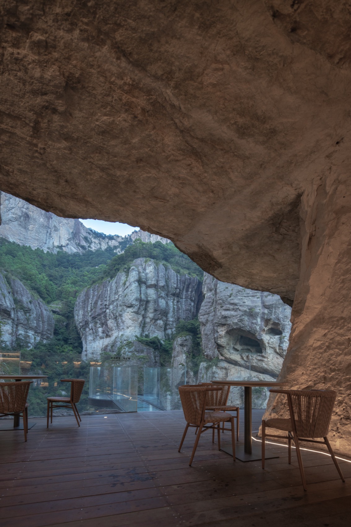 Yandang Mountain Scenic Area Cliff Coffee by Slow Coral Design - 谷德设计网