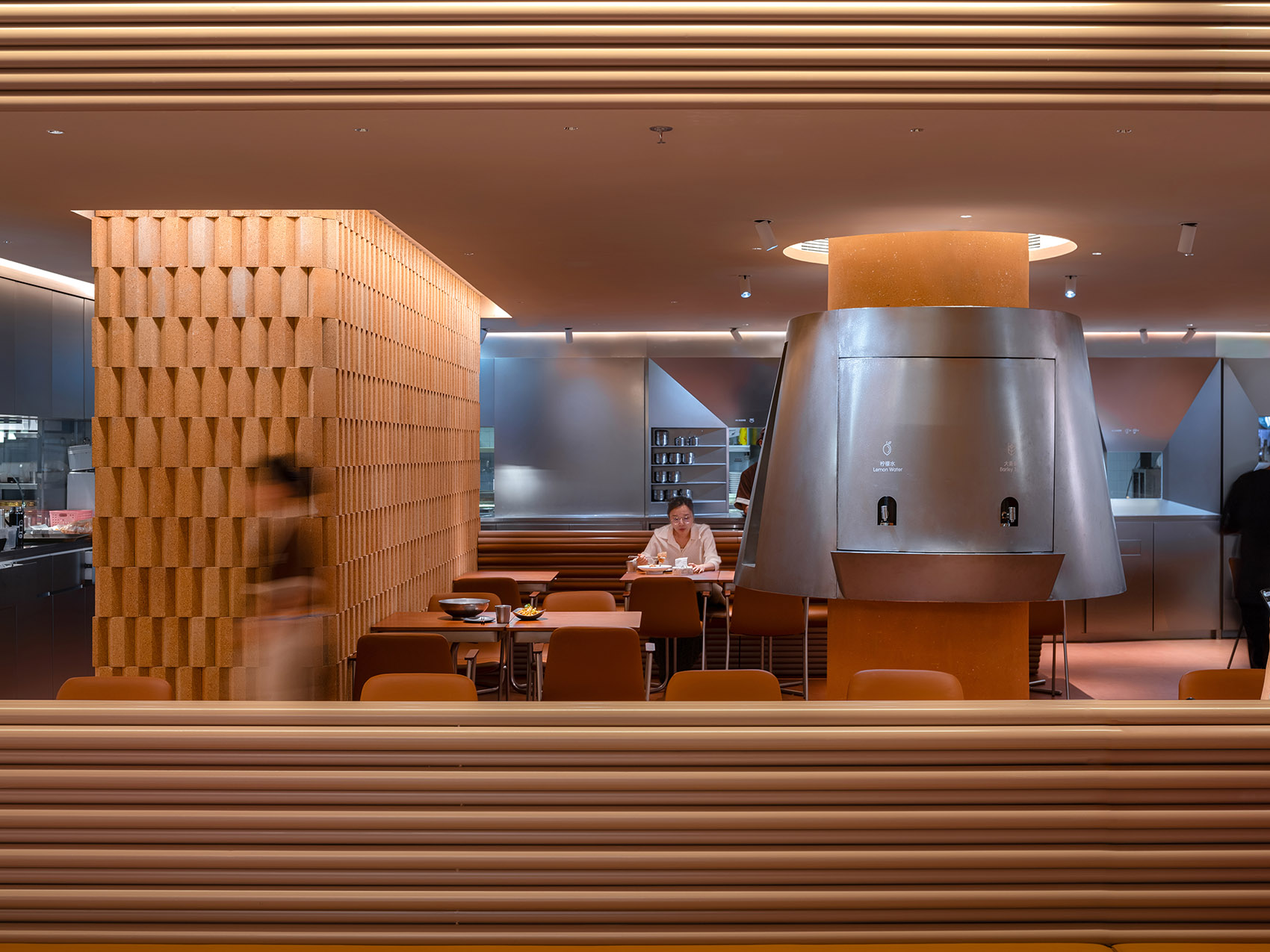 Cozy Cool Noodle House by People’s Architecture Office - 谷德设计网