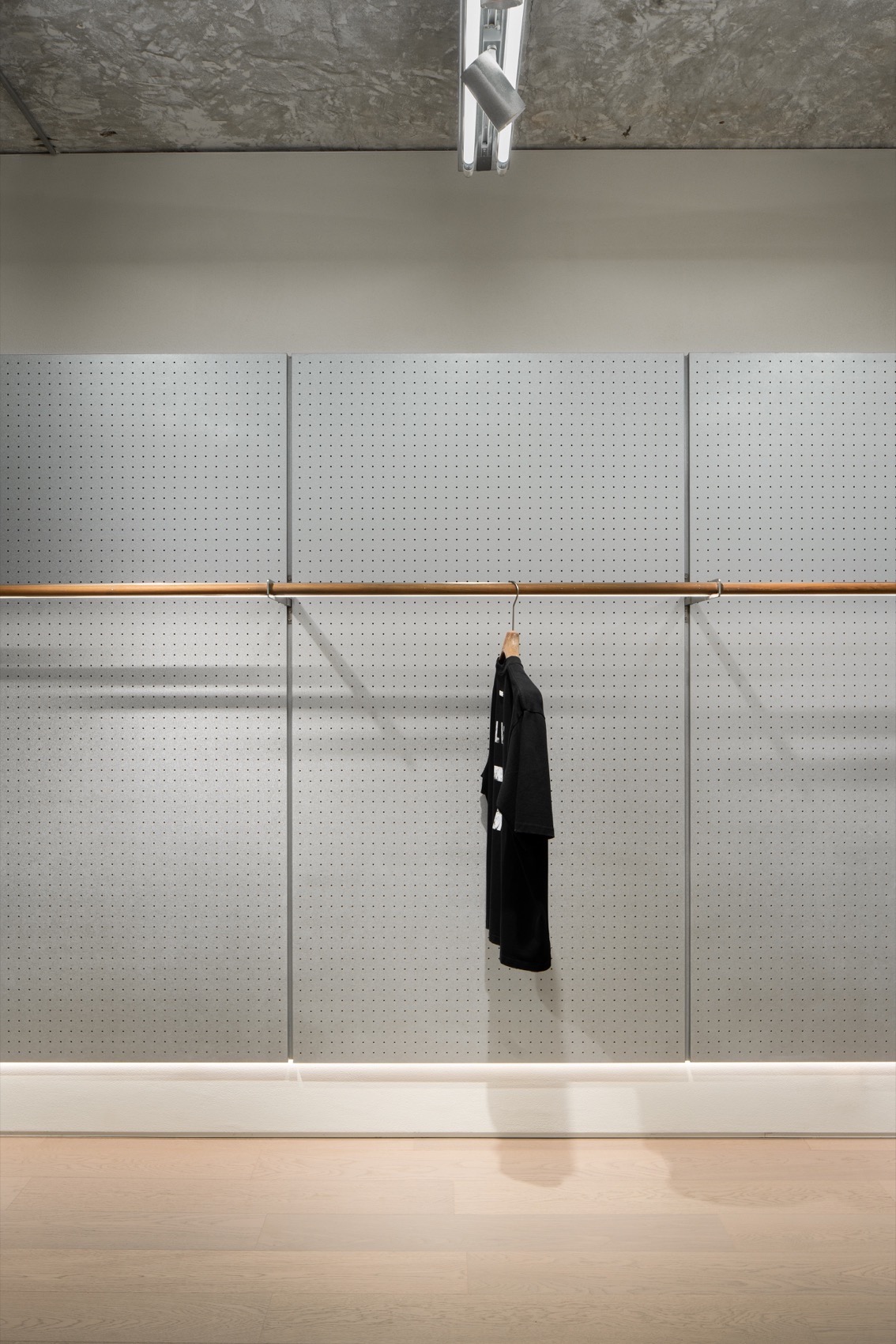 FireBird Men’s Fashion by StoreXIAN XIANG DESIGN - 谷德设计网