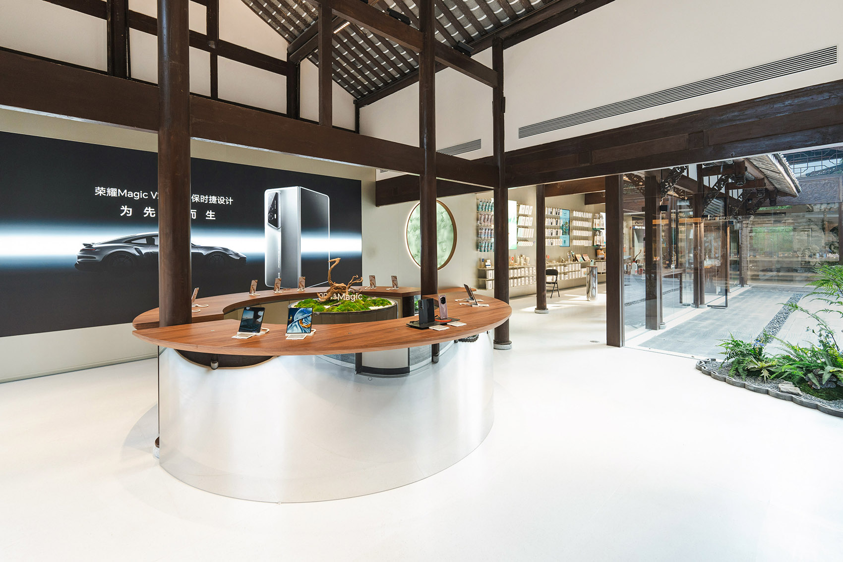 HONOR Flagship Store by HONOR Retail Design Studio - 谷德设计网