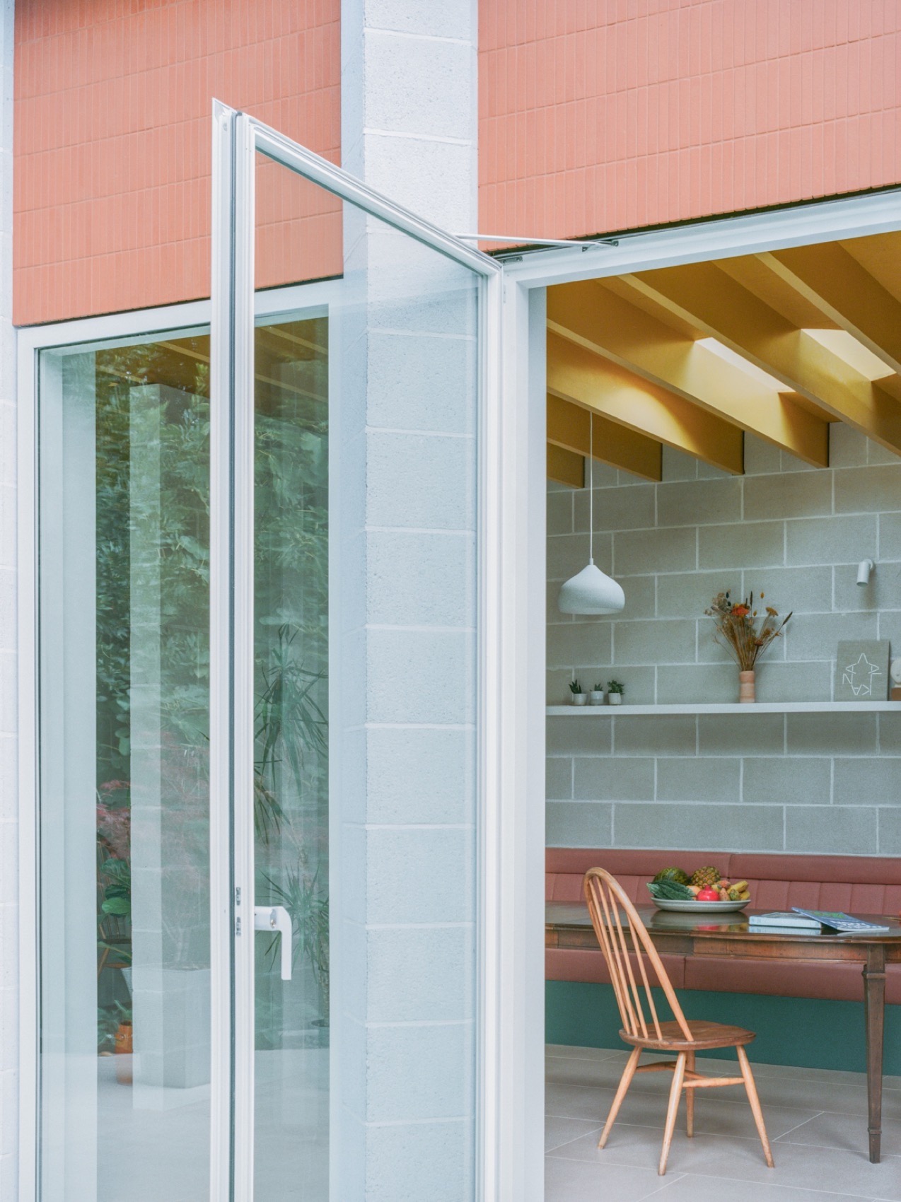 Triangle House by Artefact - 谷德设计网