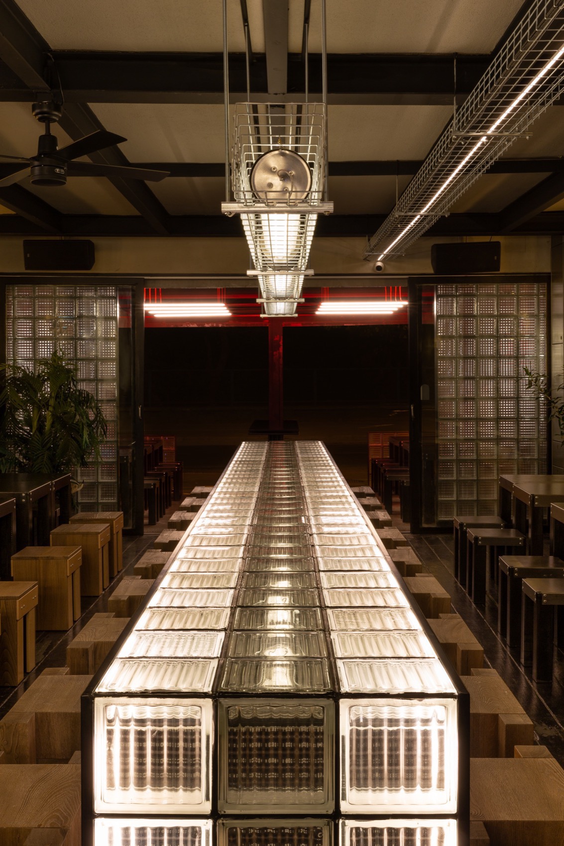 AYI Pub by BARN Arch. - 谷德设计网