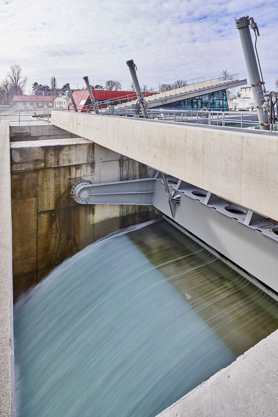The Siófok Water Lock Reconstruction Project by Térhálózat - 谷德设计网