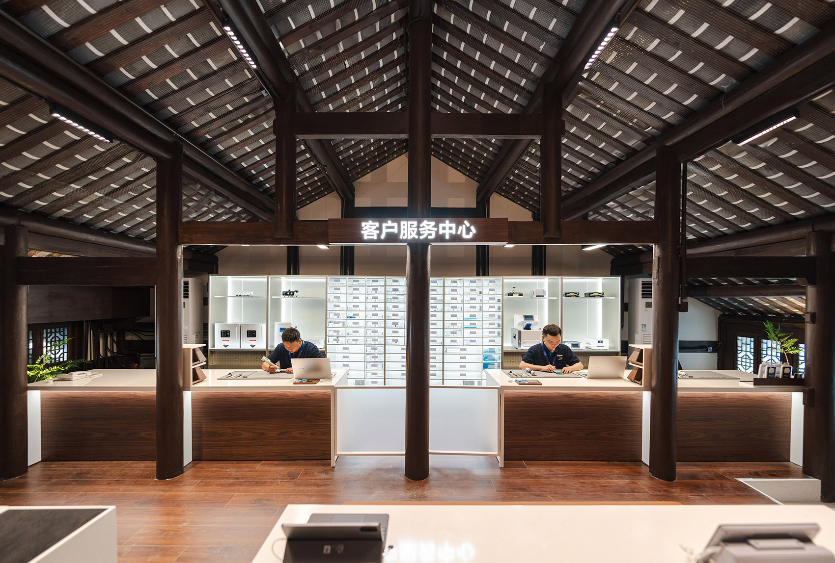 HONOR Flagship Store by HONOR Retail Design Studio - 谷德设计网