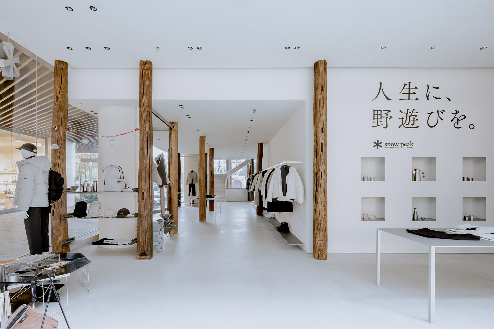 Snow Peak TaiKoo Li Qian Tan Store by kooo architects - 谷德设计网