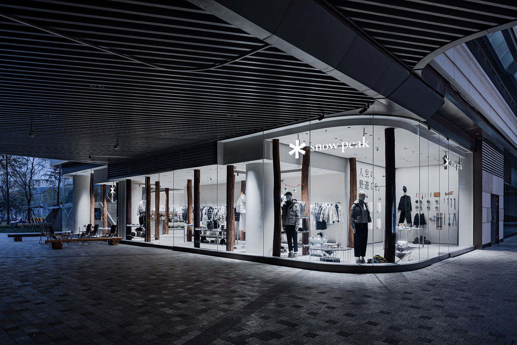 Snow Peak TaiKoo Li Qian Tan Store by kooo architects - 谷德设计网
