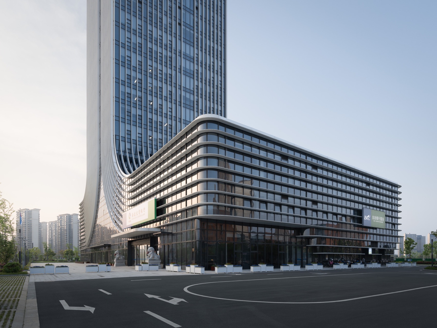 Haiyan Rural Commercial Bank Head Office Building by UAD - 谷德设计网