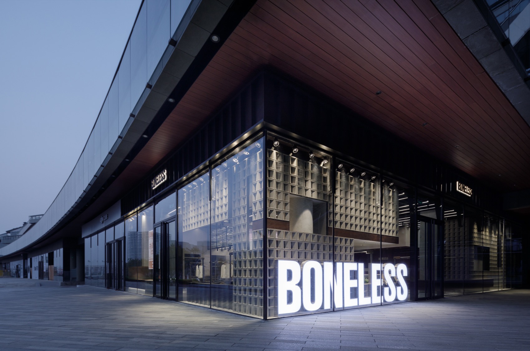 Boneless Fashion Store @ YINTAI ZHENGZHOU by Studio Script Office - 谷德设计网