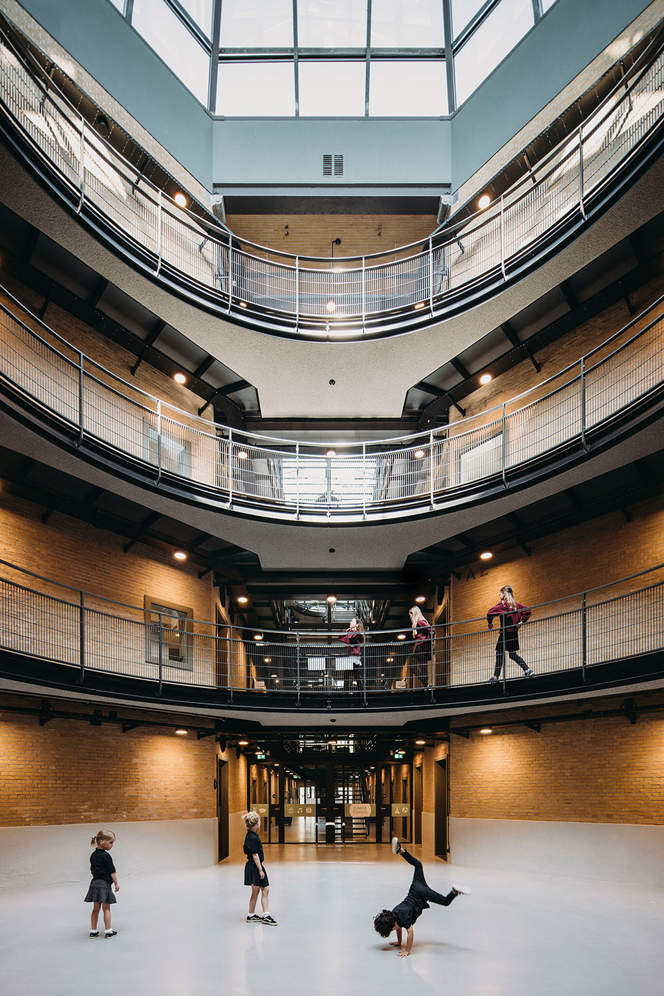 The British School of Amsterdam by Atelier PRO architects - 谷德设计网