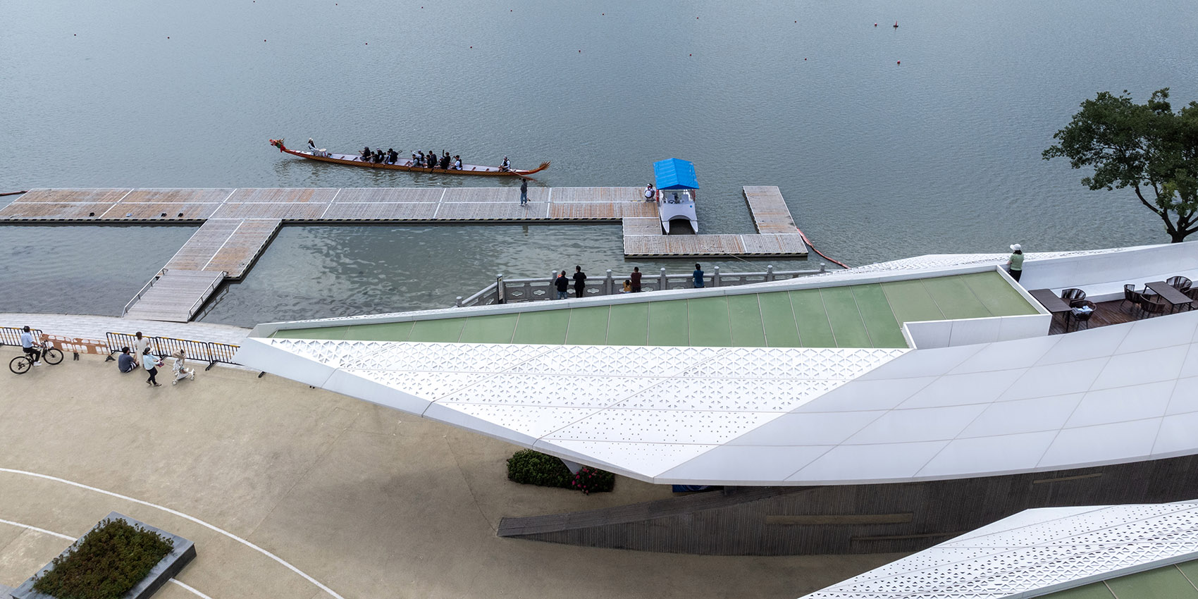 The Rowing club at the Beidong Lake of Pinghu City by CCTN Design - 谷德设计网
