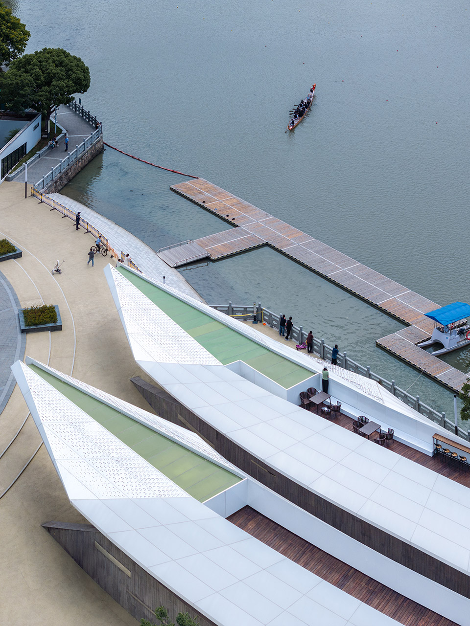 The Rowing club at the Beidong Lake of Pinghu City by CCTN Design - 谷德设计网