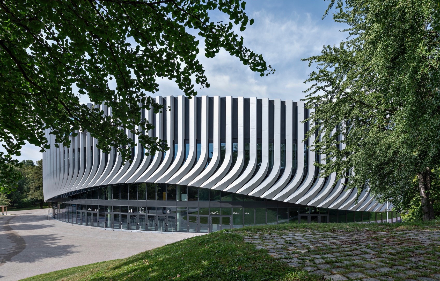 Sportarena Olympiapark Munich – SAP Garden by 3XN + CL MAP + Latz + Partner - 谷德设计网