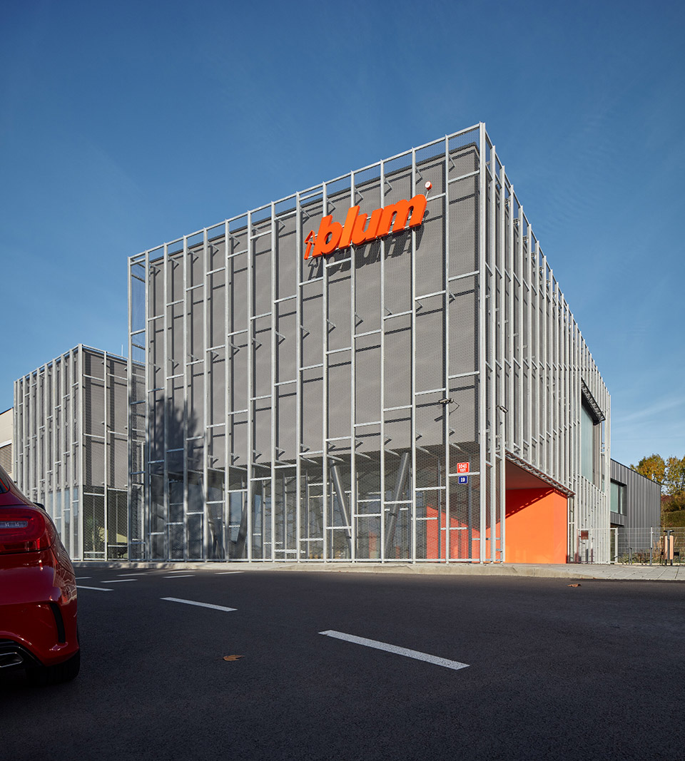BLUM Headquarters by QARTA Architektura - 谷德设计网