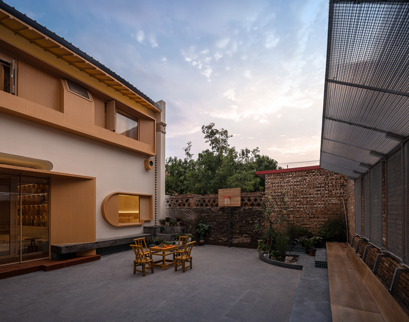 Warm studio home by Shanghai Jiao Tong University Oumoumou studio - 谷德设计网