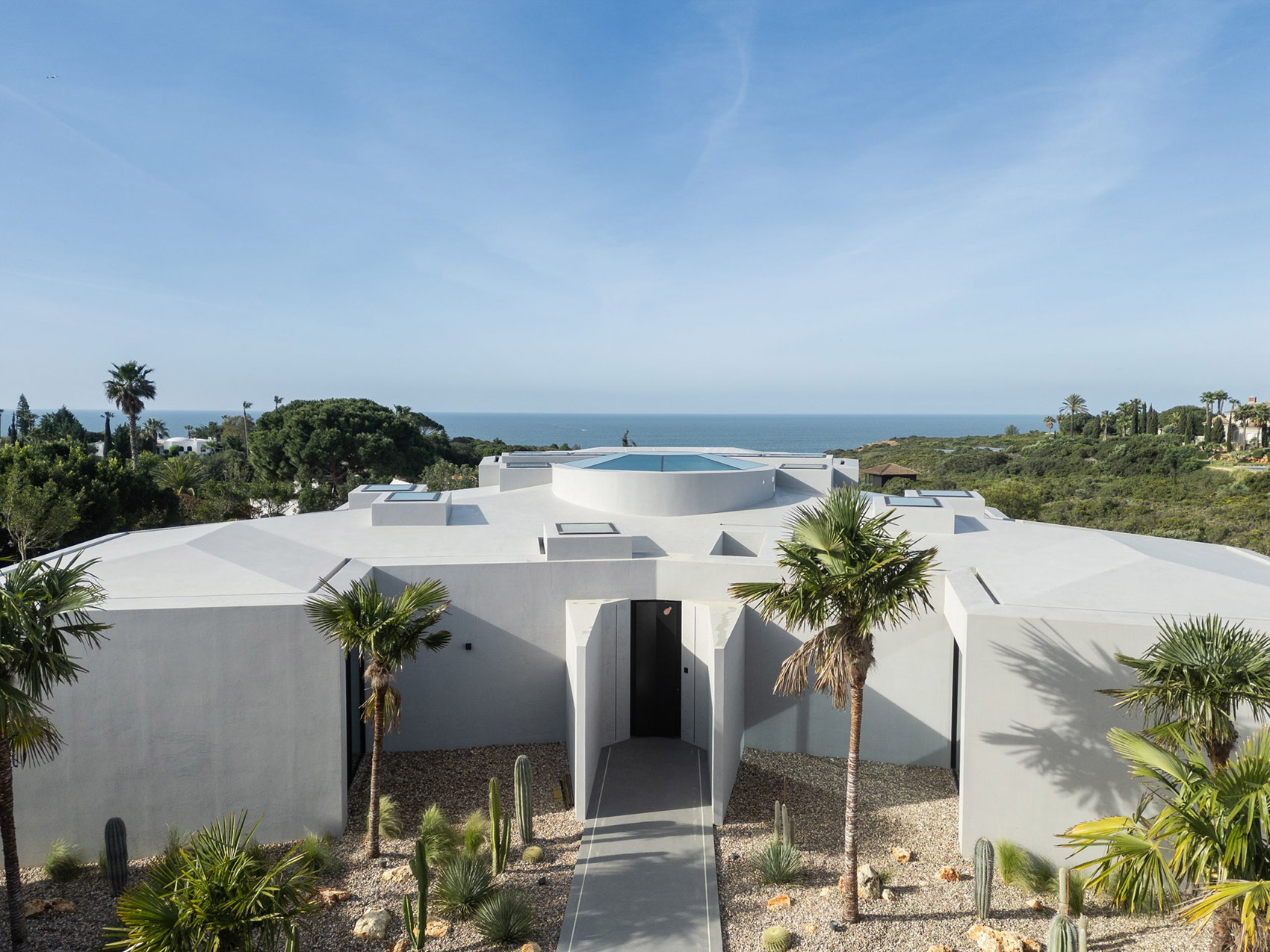 Sky Base One by Bespoke Architects - 谷德设计网