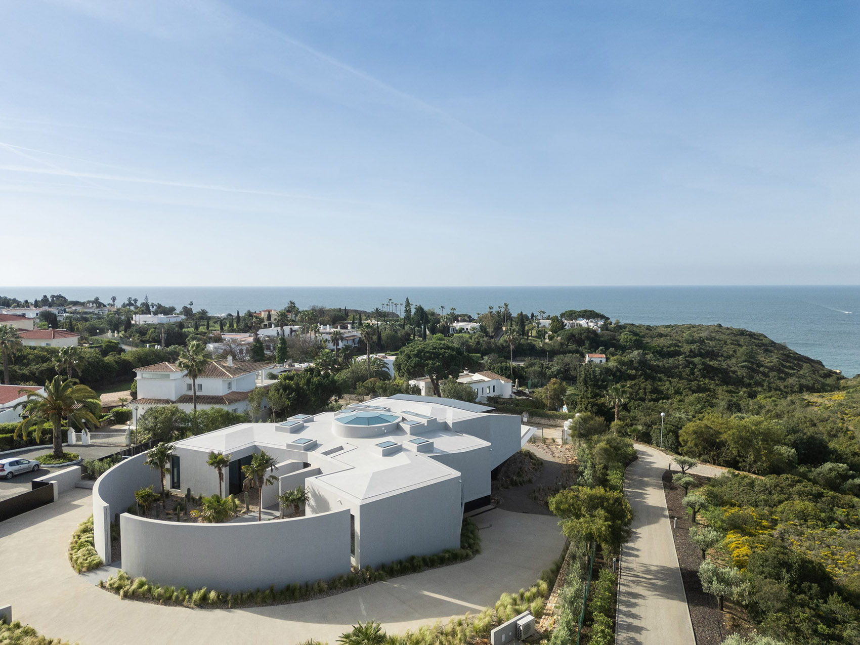 Sky Base One by Bespoke Architects - 谷德设计网