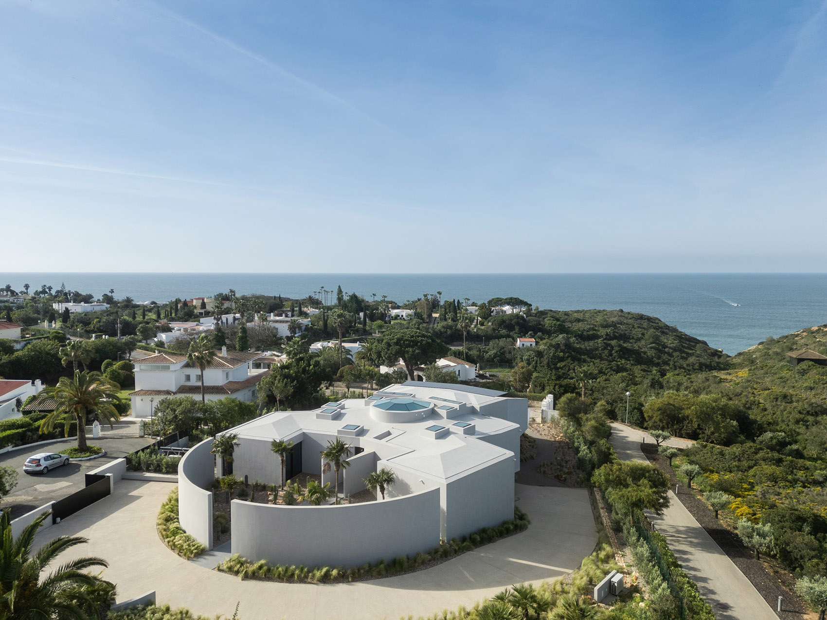 Sky Base One by Bespoke Architects - 谷德设计网