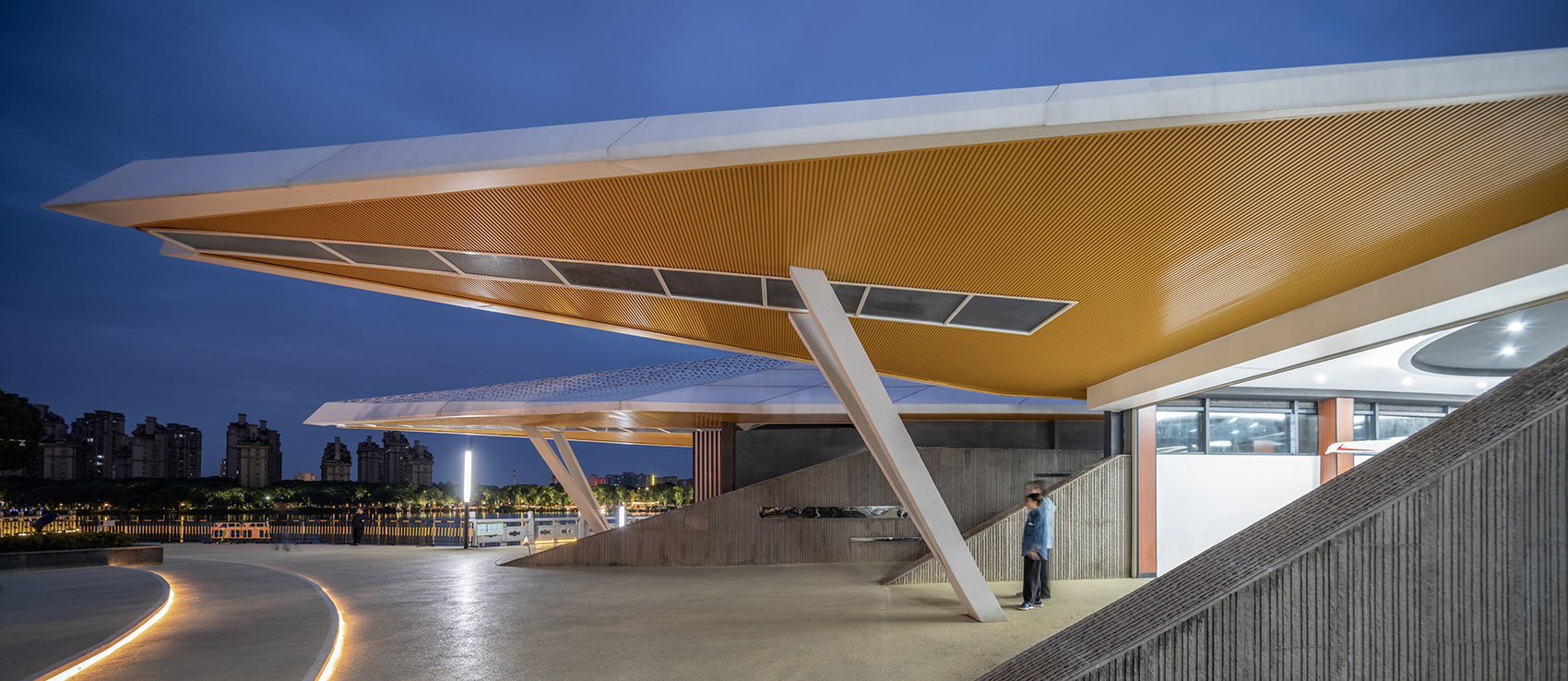 The Rowing club at the Beidong Lake of Pinghu City by CCTN Design - 谷德设计网