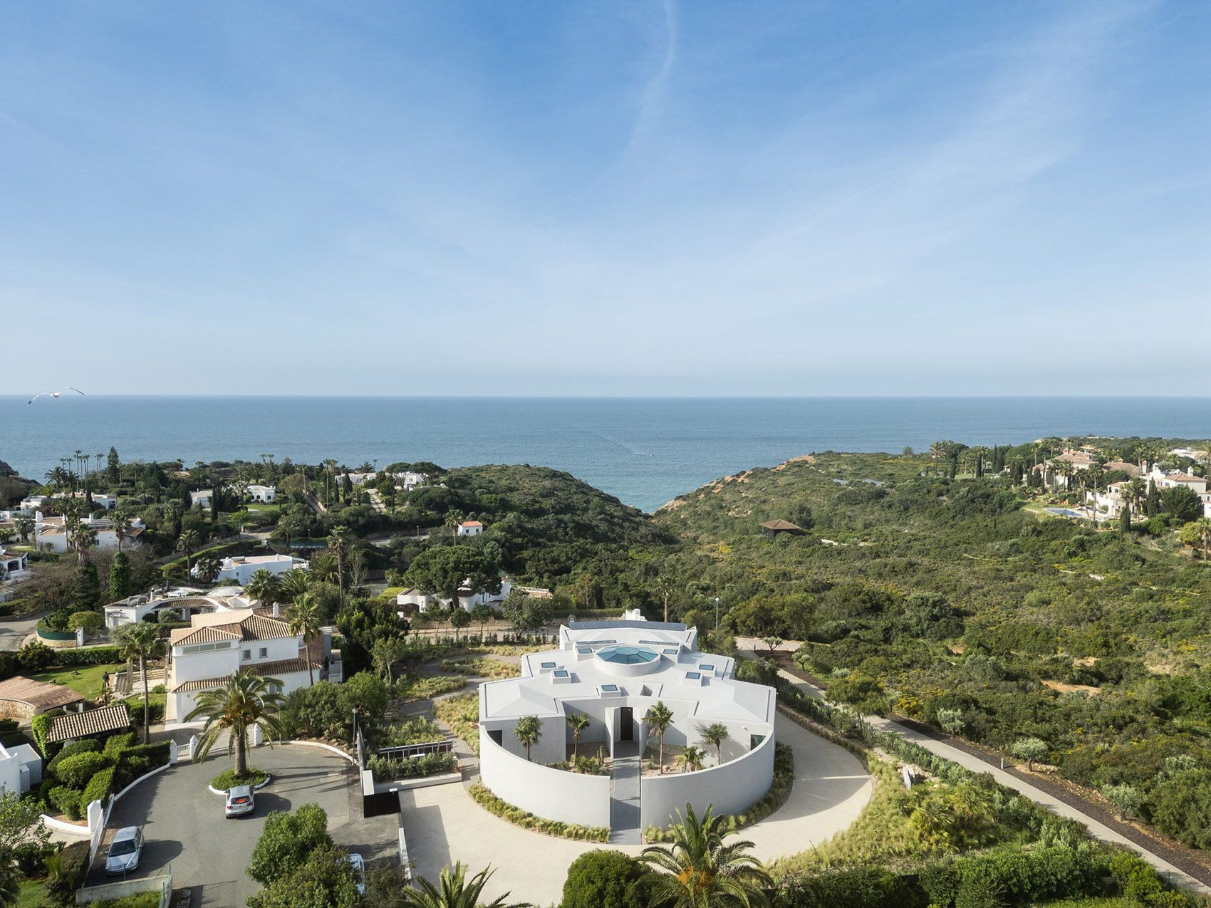 Sky Base One by Bespoke Architects - 谷德设计网