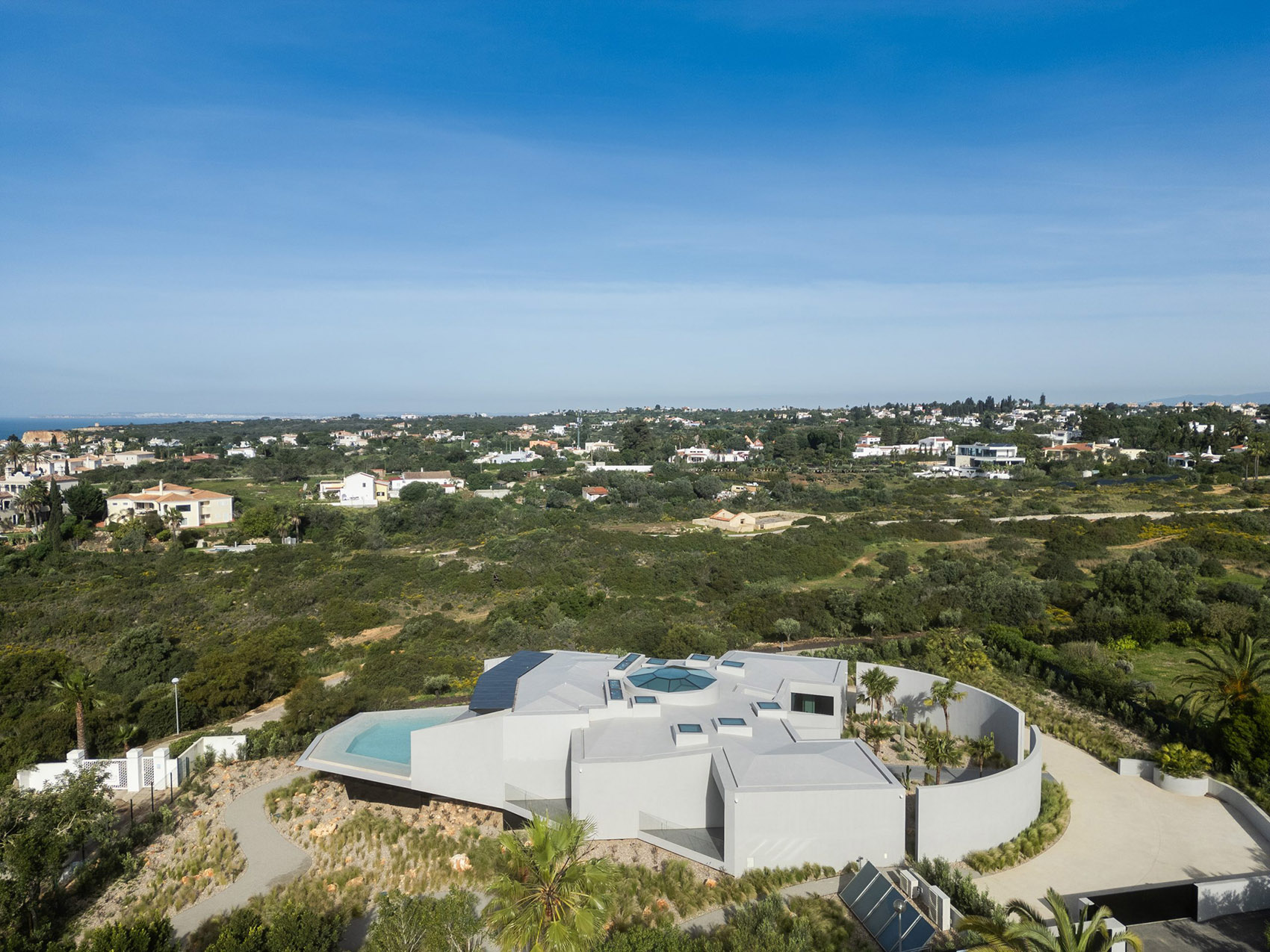 Sky Base One by Bespoke Architects - 谷德设计网