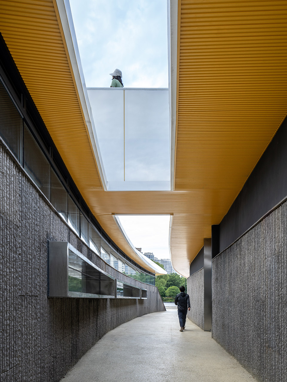 The Rowing club at the Beidong Lake of Pinghu City by CCTN Design - 谷德设计网