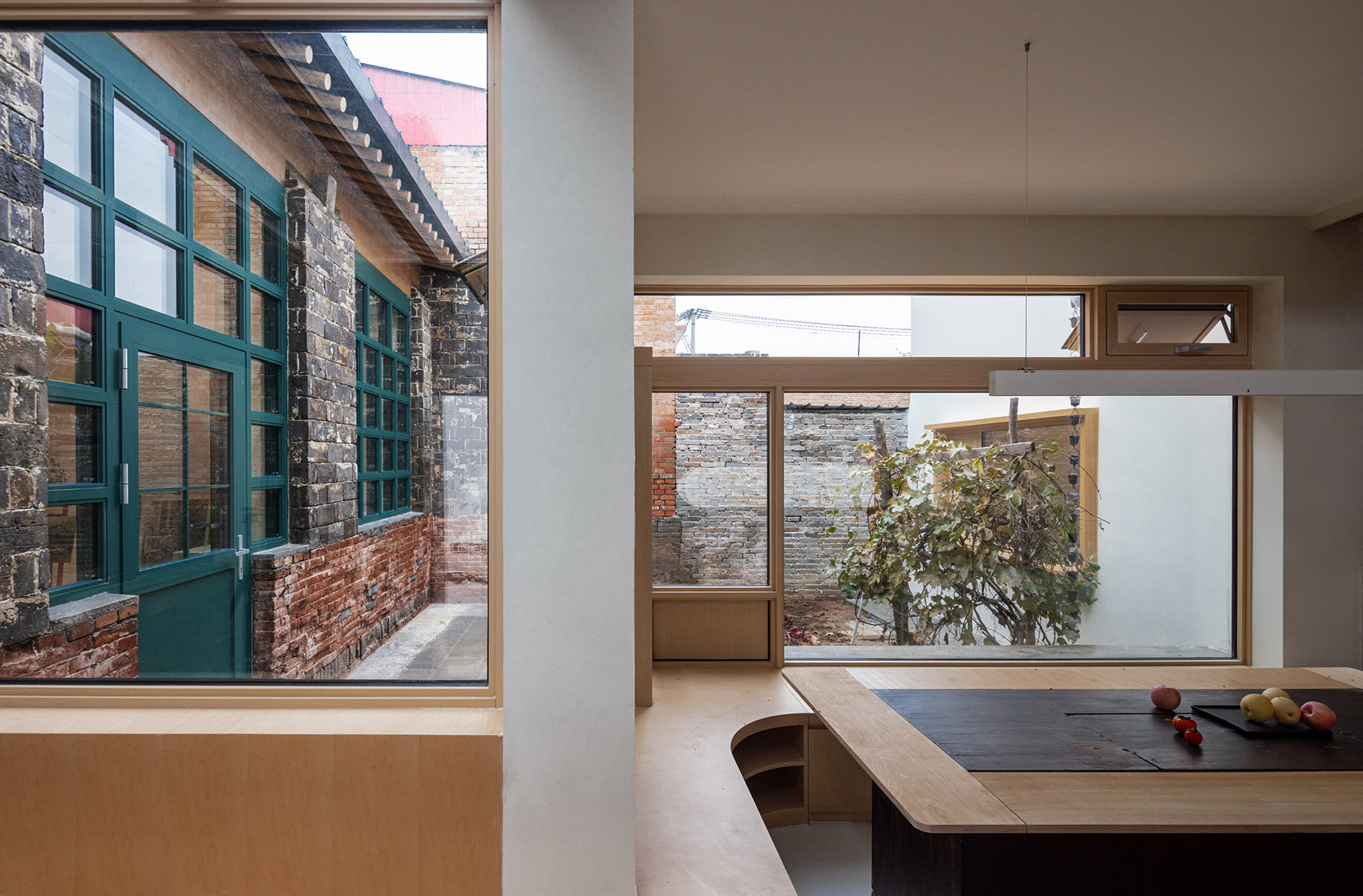 Warm studio home by Shanghai Jiao Tong University Oumoumou studio - 谷德设计网