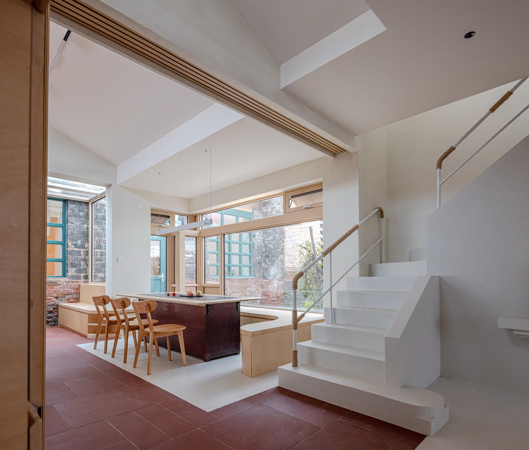 Warm studio home by Shanghai Jiao Tong University Oumoumou studio - 谷德设计网
